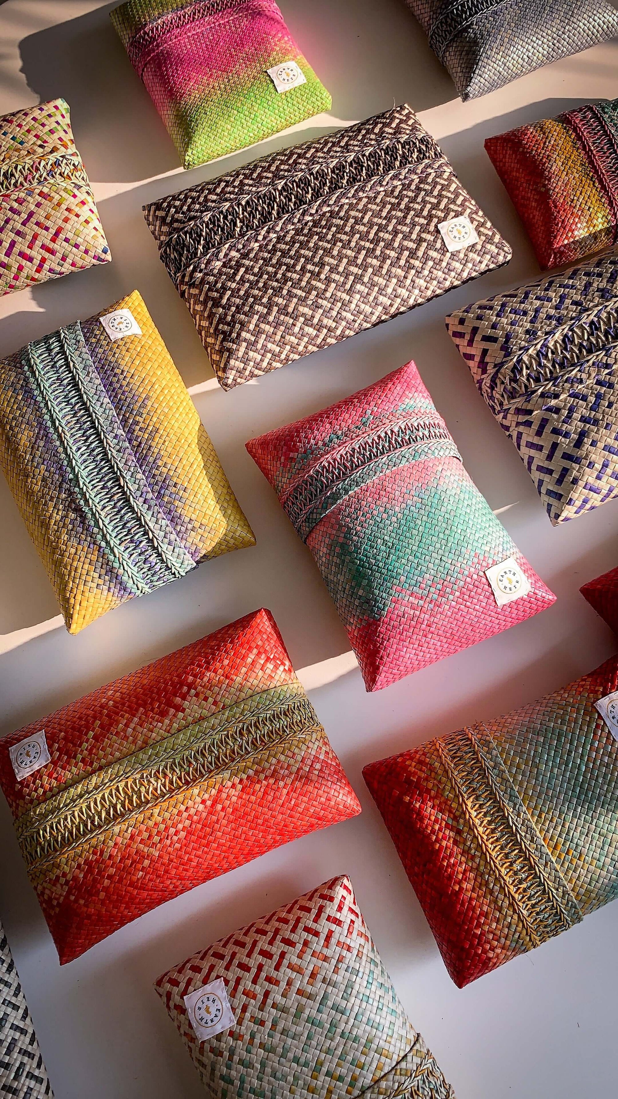 The Craftsmanship of MENGKUANG in Malaysia (Anyaman Mengkuang ...